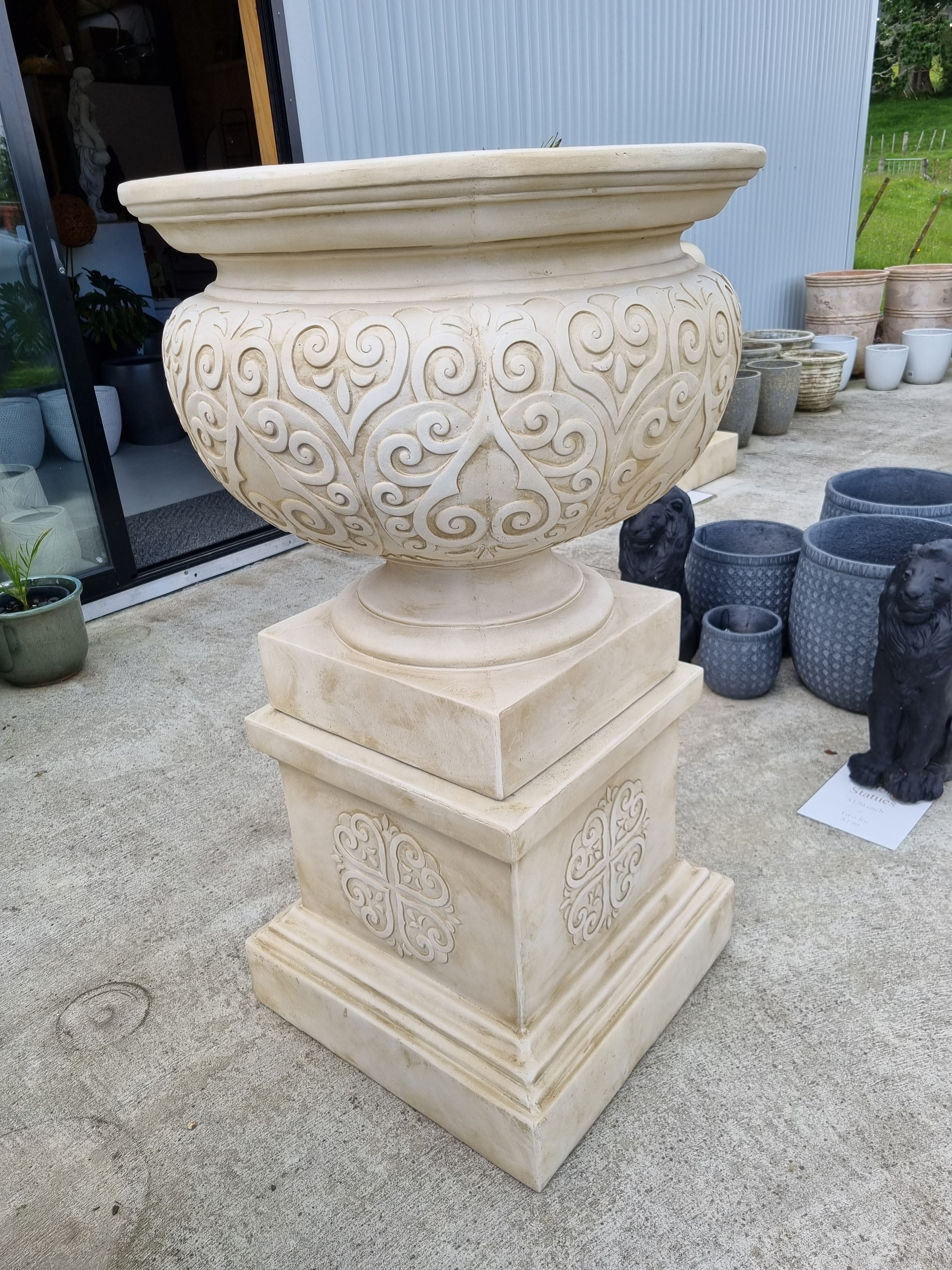 Renaissance Urn and Pedestal - Sandstone – oasisgardennz
